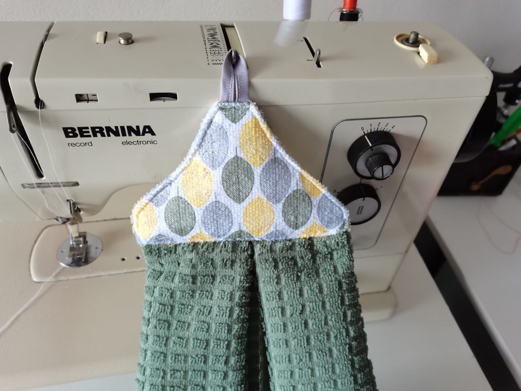 Die vadoek hanger pdf patroon en video aanwysings.