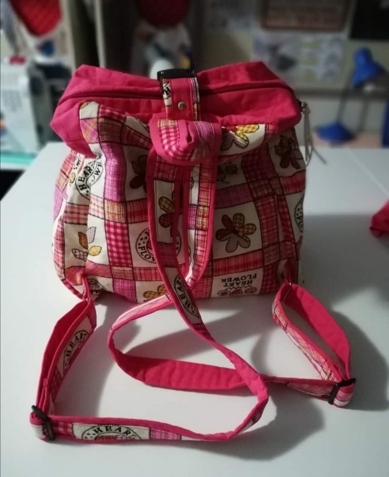 Rugsak met kant sakkies pdf patroon, slegs video aanwysings.